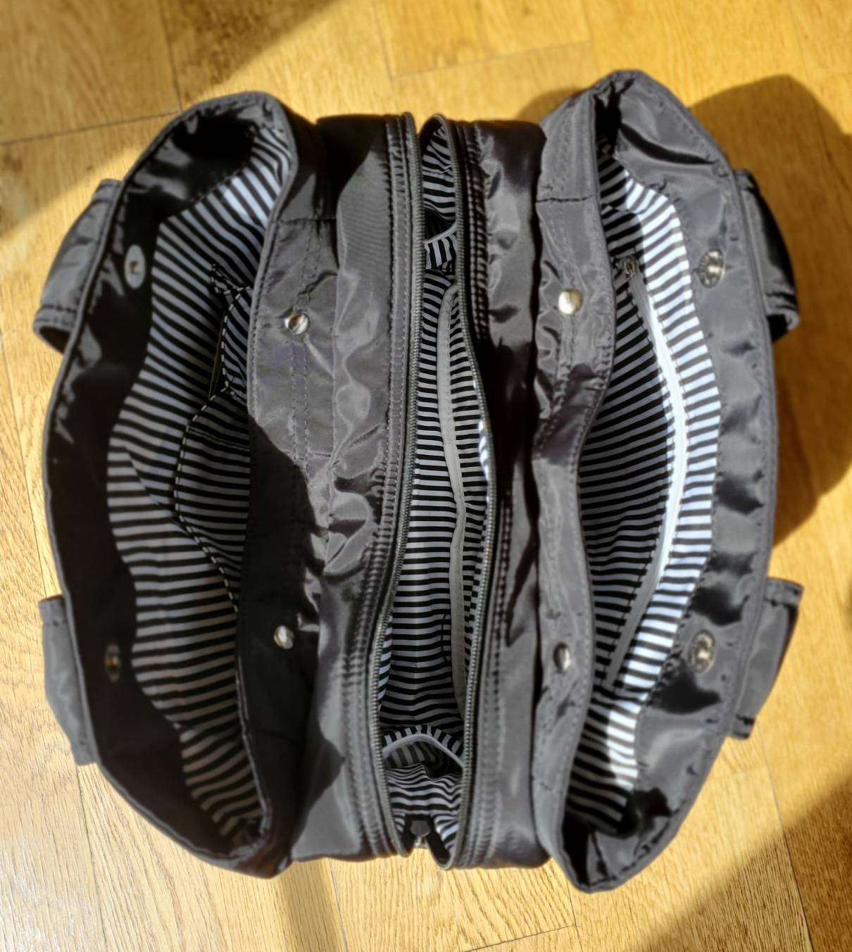 荷物が多い人に試してほしい！軽いのに大量に入るおしゃれなバッグ | amivlog