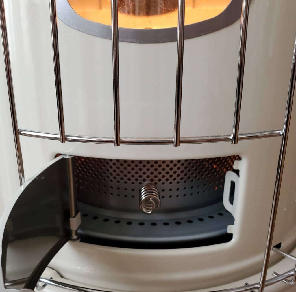 超簡単！コロナ石油ストーブの使い方を写真付きで解説 | amivlog