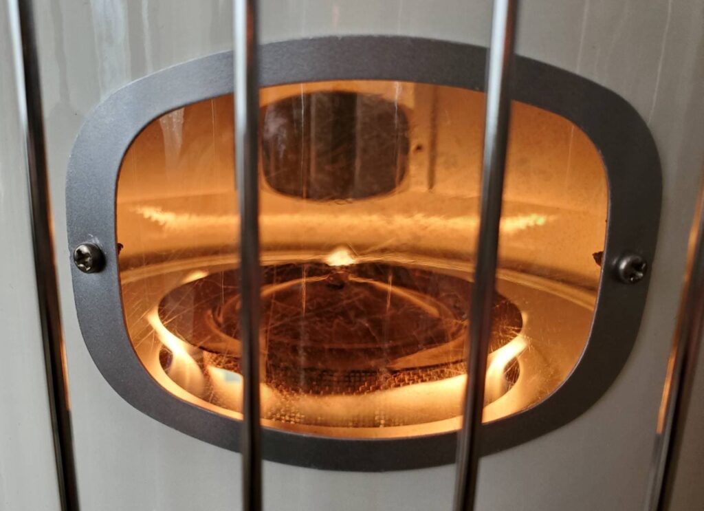 燃費は悪い？実際に使ってわかった石油ストーブ1時間あたりの消費量 | amivlog